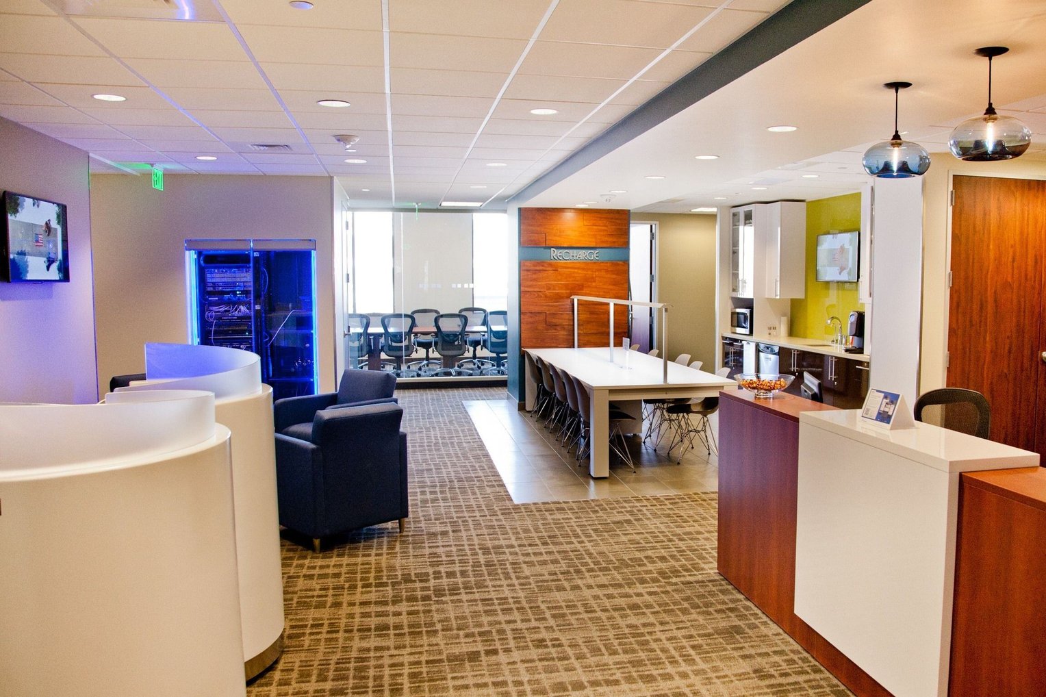 How to Choose the Right Commercial Paint Colors